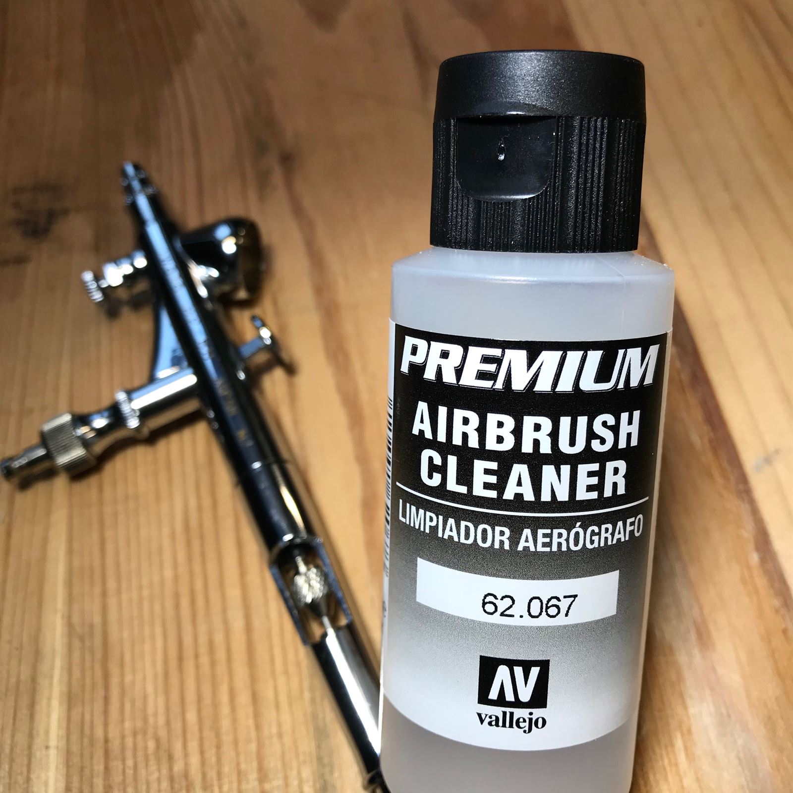 Очиститель Vallejo Premium Cleaner